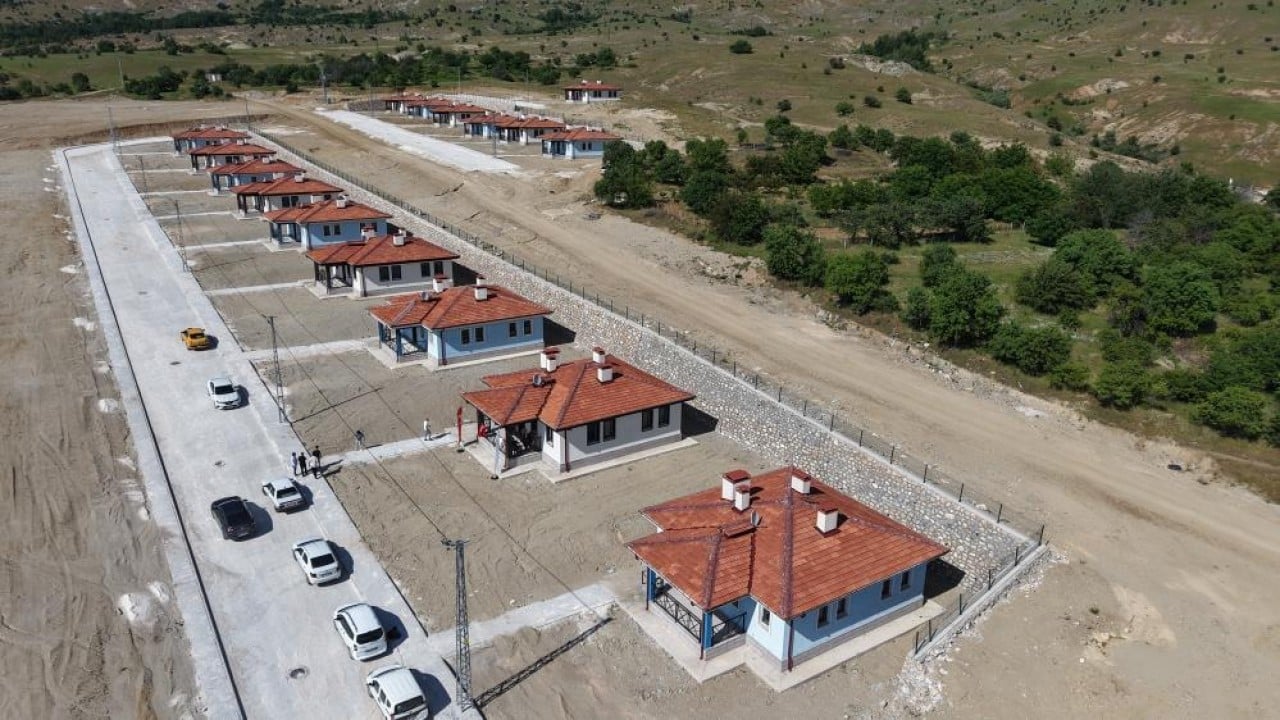14 bin konut teslim edildi Biten köy evleri teslim edilirken yenileri ...