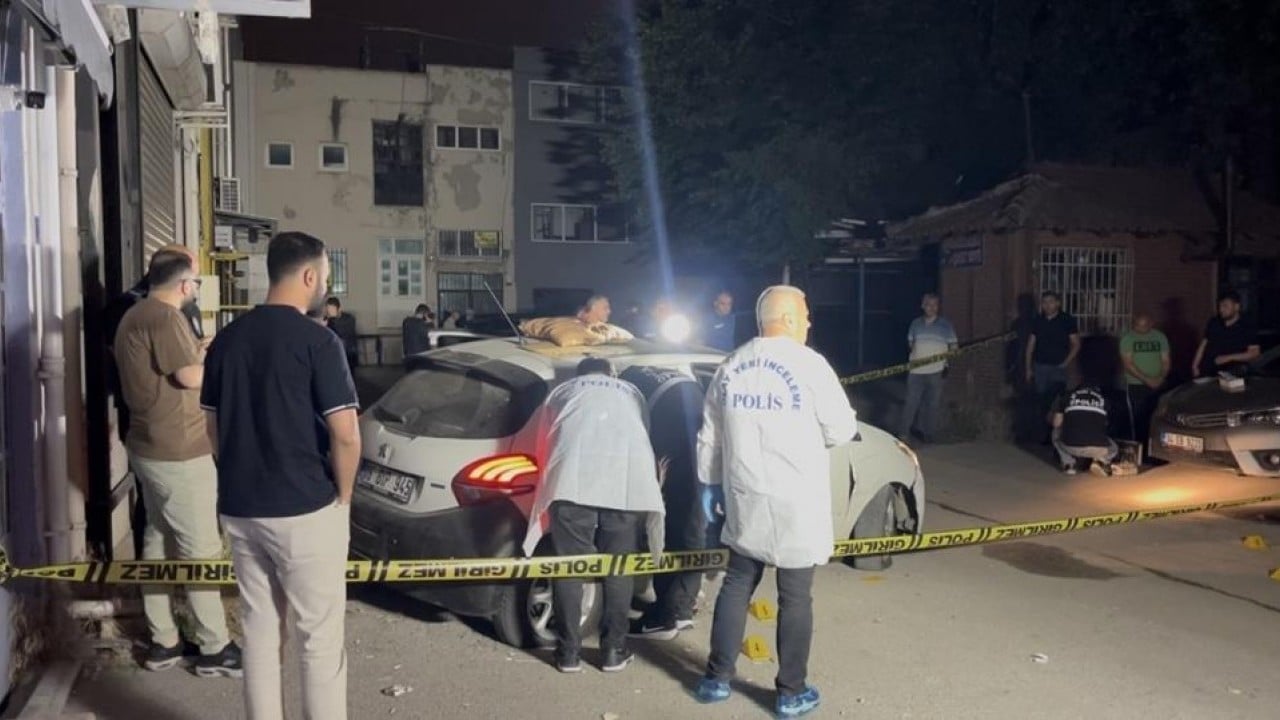 O kaçtı polis kovaladı Yakalanacağını anlayınca kafasına sıktı - Yeni Akit