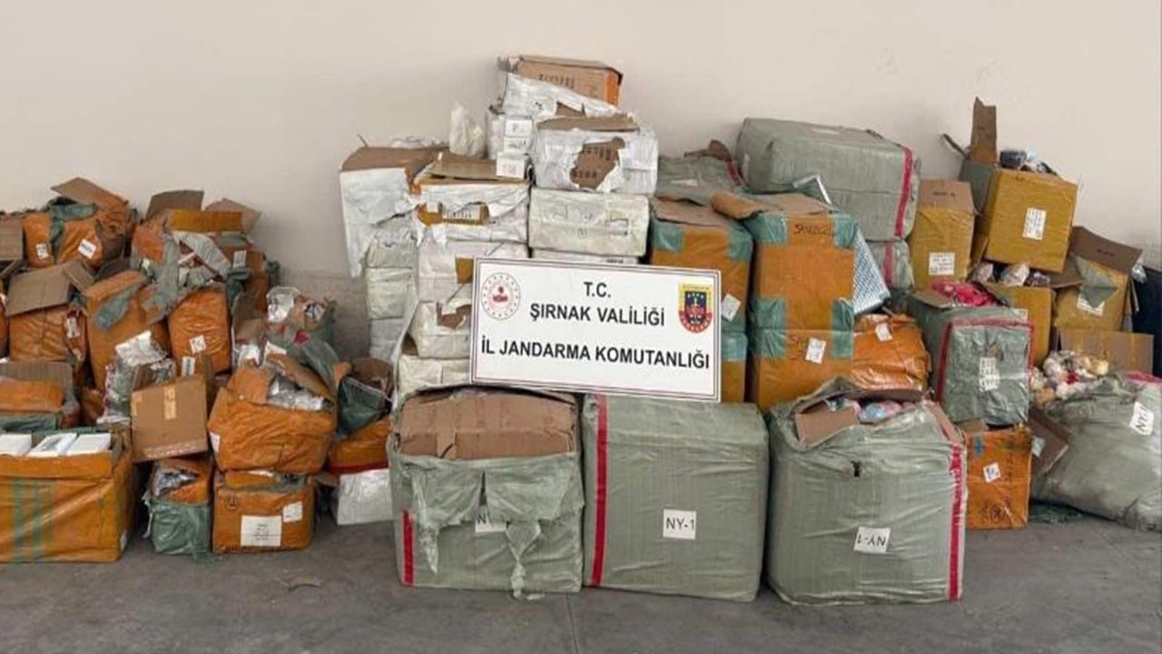 Şırnak'ta 77 milyon liralık kaçak ürün ele geçirildi - Yeni Akit