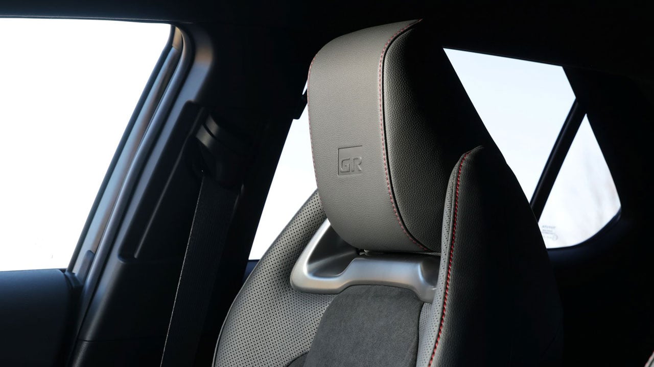 Toyota C-HR Hybrid GR SPORT sahnede! İşte Türkiye fiyatı - Yeni Akit