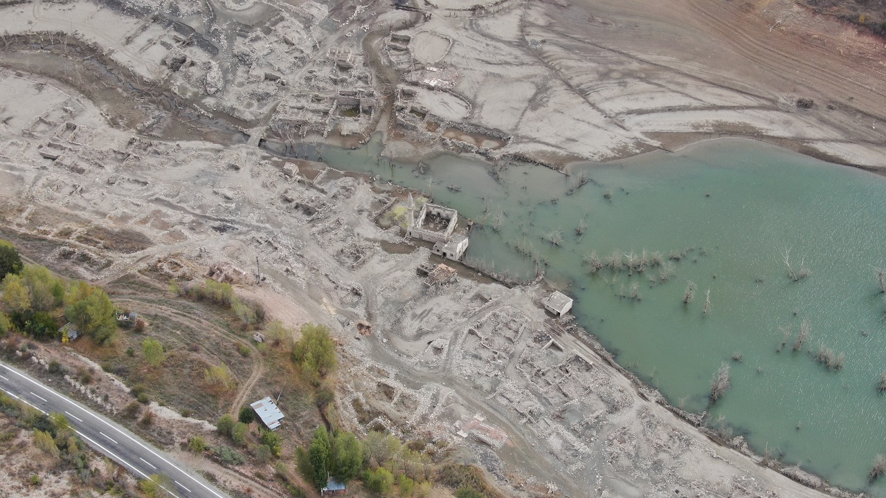 14 sene sonra ortaya çıktı! Sular altında kalan tarih ortaya böyle ...