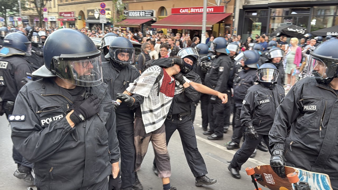 Alman polisinden Gazze destekçilerine sert müdahale - Yeni Akit
