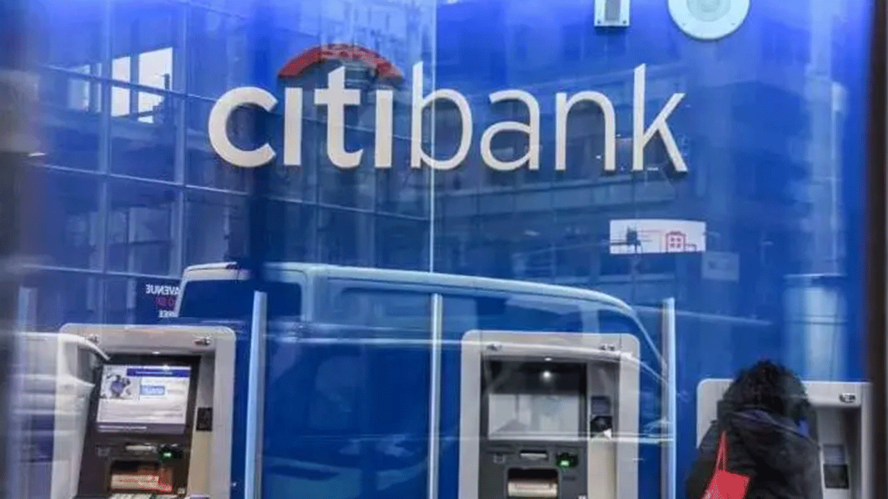 Bir günde ülkenin en zengini oldu! Hesabına 81 trilyon dolar yattı ...