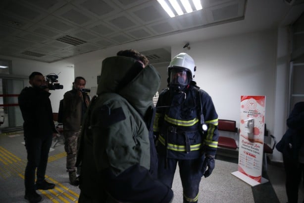 Bomba imha tatbikatı nefes kesti - Yeni Akit