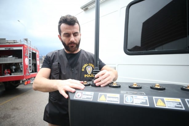 Bomba imha tatbikatı nefes kesti - Yeni Akit