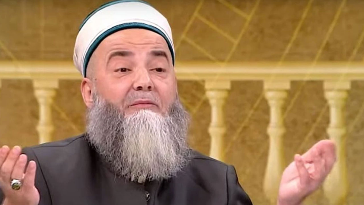 Cübbeli Ahmet Hoca acı haberi duyurdu! Tekbir getirirken vefat etti ...