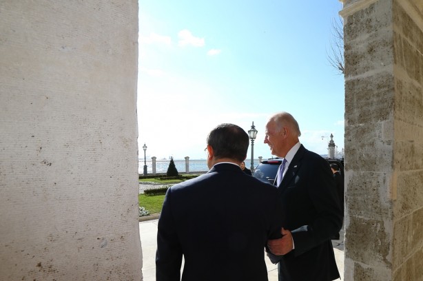 Davutoğlu ve Biden Dolmabahçe’de görüştü - Yeni Akit