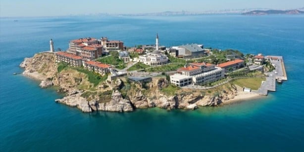 'Demokrasi ve Özgürlükler Adası' 61. yıl anma törenine hazırlanıyor ...