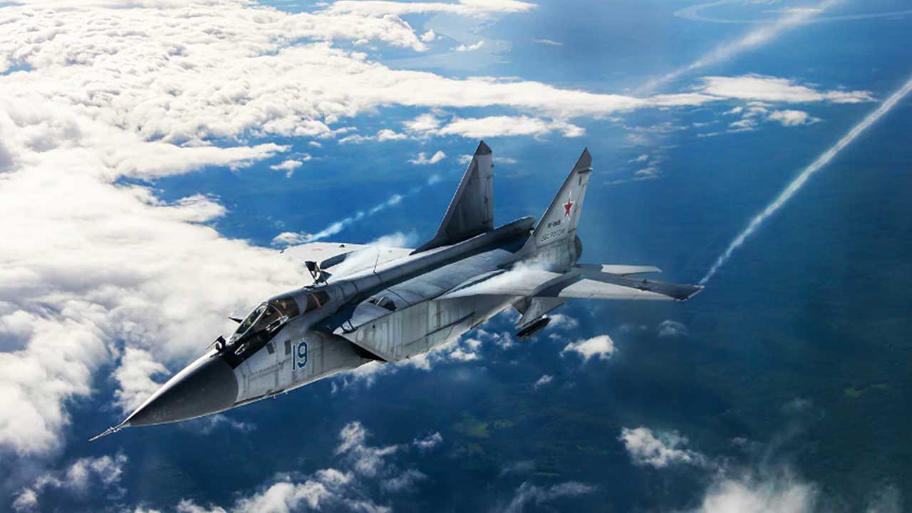 Dünya şaşkın! Ünlü savaş uçağı emekliye ayrılıyor - Yeni Akit