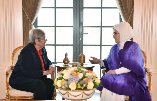 Emine Erdoğan, Prof. Dr. Canan Karatay'ı kabul etti - Yeni Akit