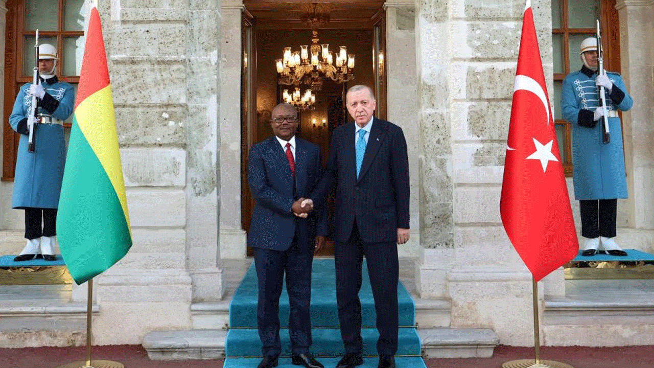 Erdoğan, Embalo ile görüştü - Yeni Akit