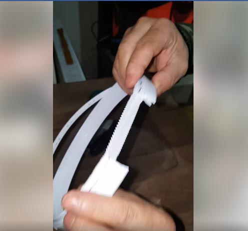 Evde çok basit maske yapımı şeffaf dosya ile maske yapımı - Yeni Akit