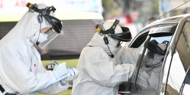 Evde çok basit maske yapımı şeffaf dosya ile maske yapımı - Yeni Akit