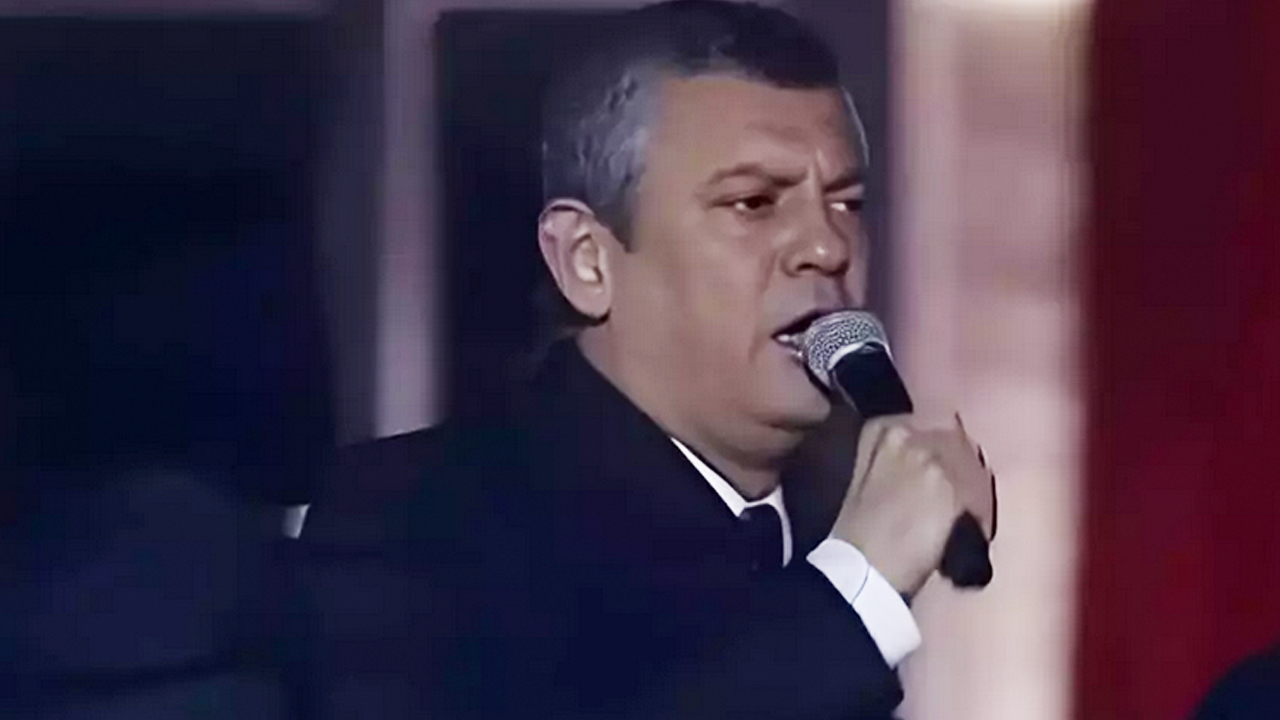Güler misin ağlar mısını? Tek kişilik tiyatro gösterisi başladı… - Yeni ...