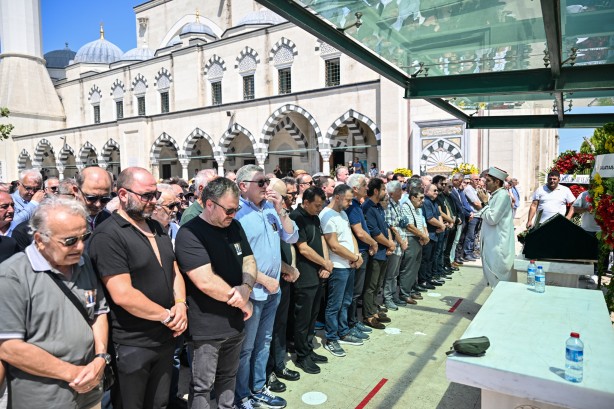 Hastane odasında ölü bulunmuştu! Prof. Dr. Gökçen Orhan son yolculuğuna ...