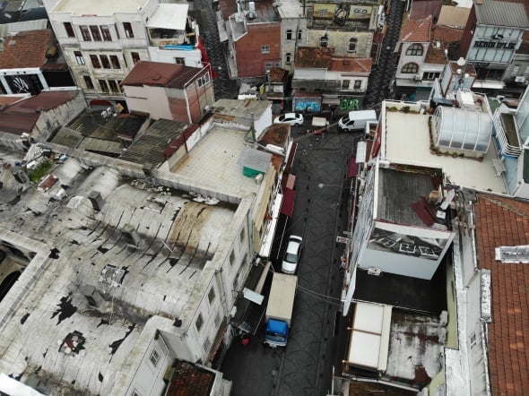 Her gün insan seli olan Mahmutpaşa ve Tahtakale sokakları bomboş - Yeni ...