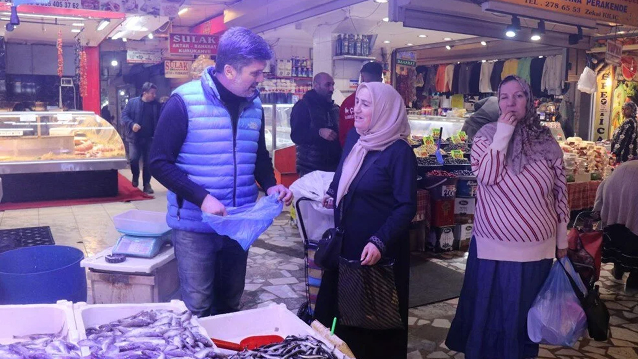 Her tezgahta bol bol var! Uygun fiyatıyla hamsiyi geride bıraktı - Yeni Akit