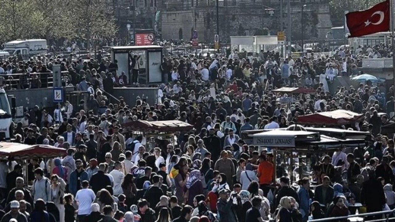 İlk sıra şaşırtmadı! Türkiye'den en çok kullanılan isim ve soyisimler ...