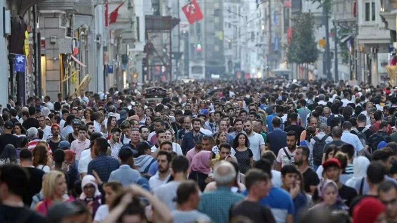 İlk sıra şaşırtmadı! Türkiye'den en çok kullanılan isim ve soyisimler ...