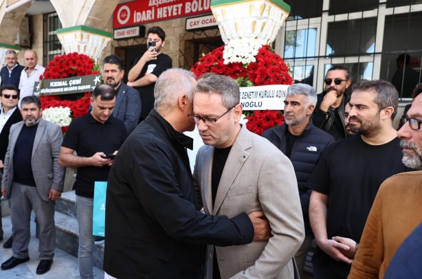 İnna lillahi ve inna ileyhi raciun… Yasin Kartoğlu’nun annesi dualarla ...