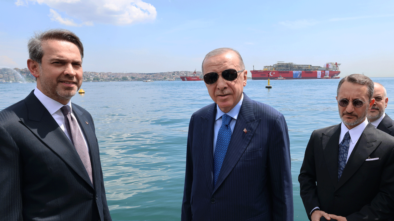 İstanbul’a fetih selamı: Türkiye'nin son enerji devi Osman Gazi’yi, Başkan Erdoğan uğurladı ...