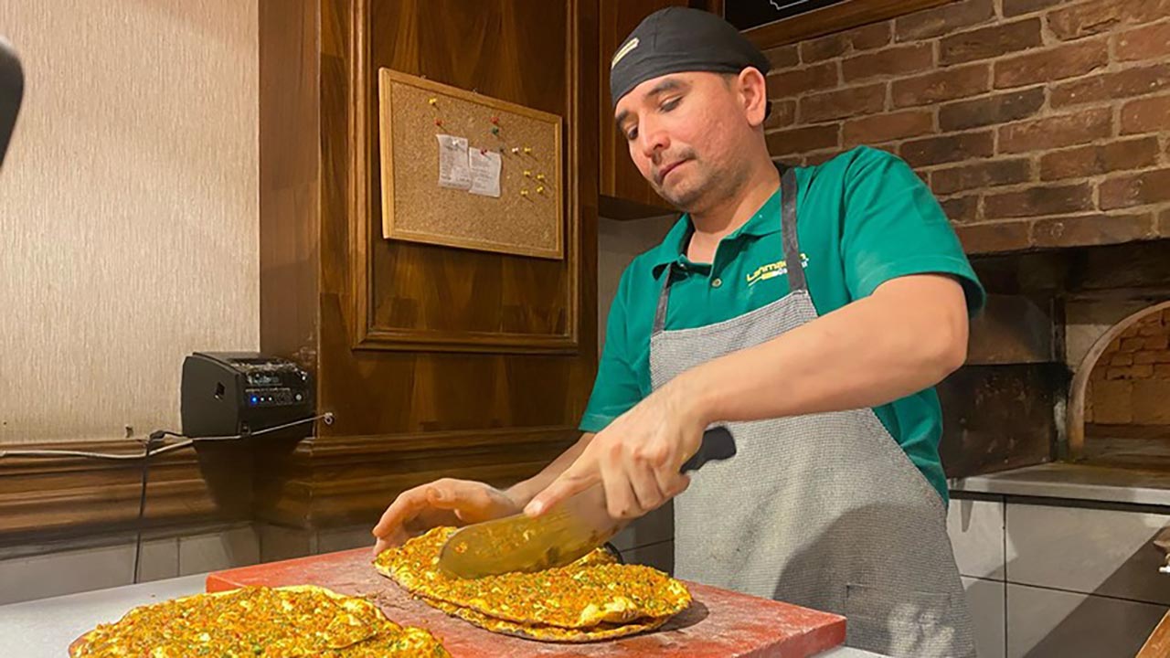 İstanbul'da lahmacun fiyatları uçuşa geçti! Semtten semte dev fark ...