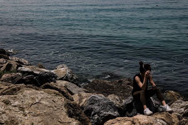 Maalesef 'normal'leştik! Deniz kıyısı pislik içinde - Yeni Akit