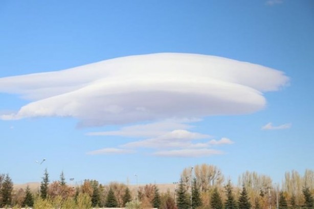 Mercek Bulutu heyecan oluşturdu: Mercek Bulutu nasıl oluşur? - Yeni Akit