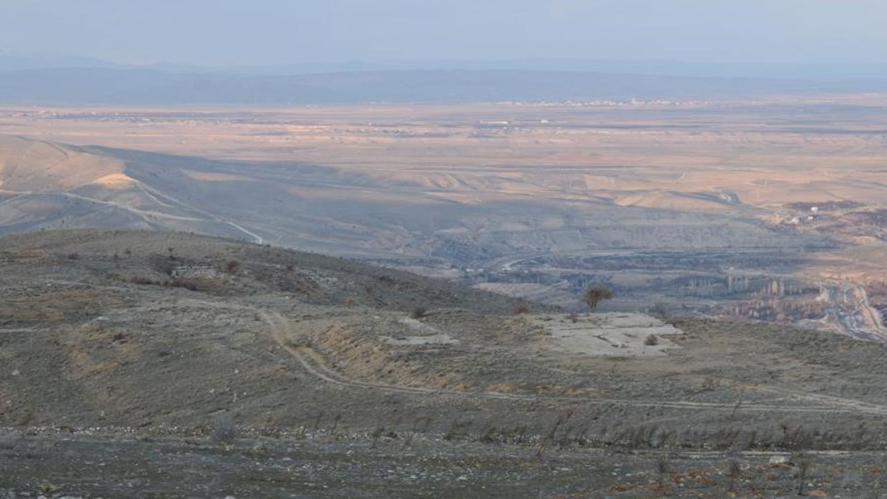 Petrol fışkıran kuyuların üstünü betonla kapattılar! Bir kent ayaklandı ...