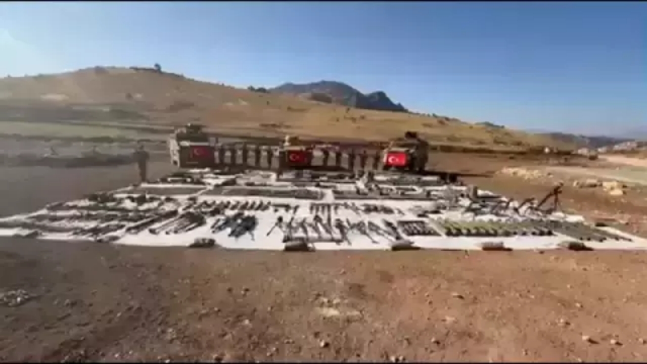 PKK’nın kullandığı 33 odalı mağaranın içinden neler çıktı neler ...