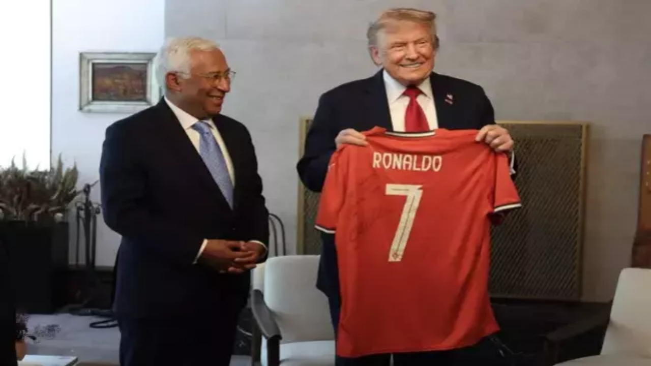 Ronaldo, Trump’a imzalı forma gönderdi! Üzerine yazdığı tek cümlelik ...