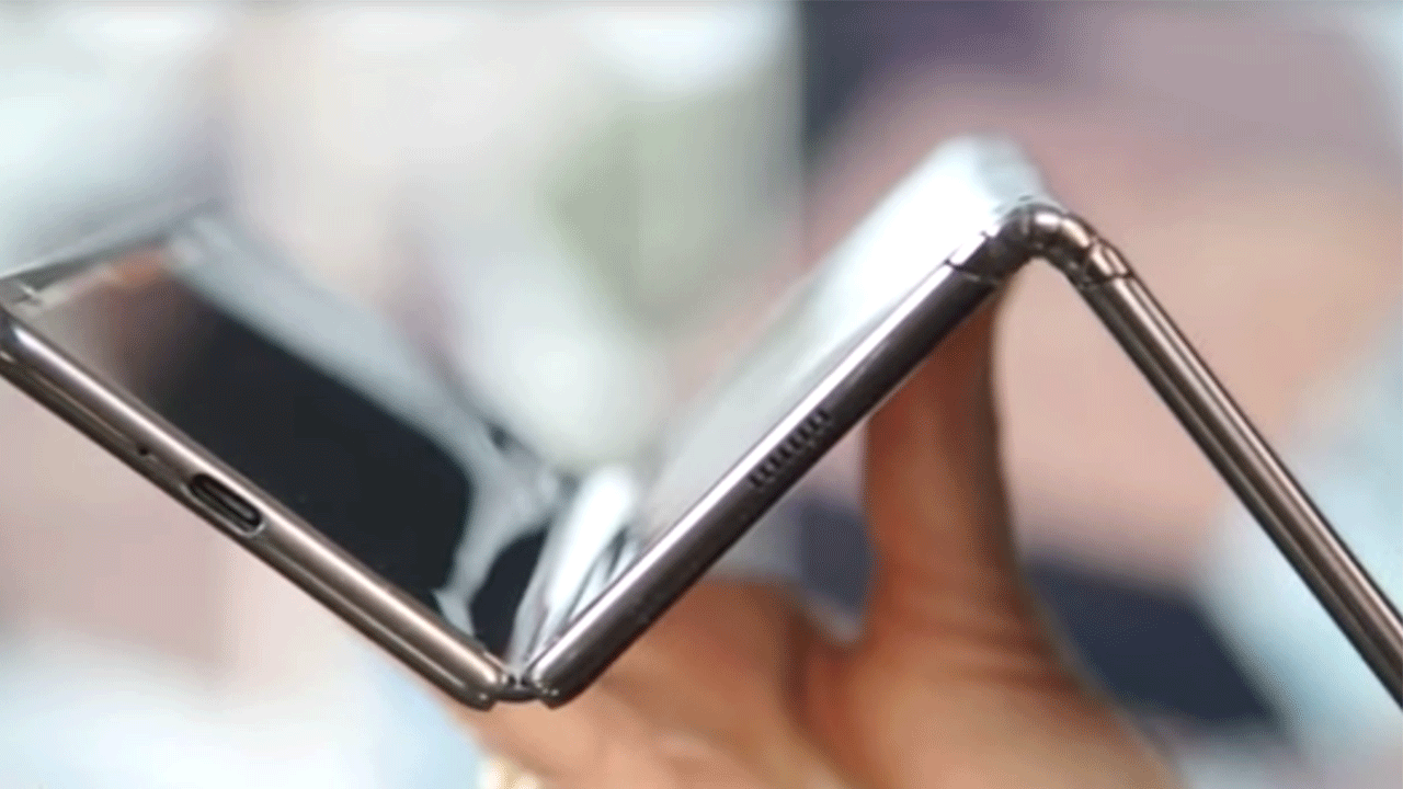 Samsung'dan 3'e katlanan telefon! Detaylar sızdırıldı! - Yeni Akit