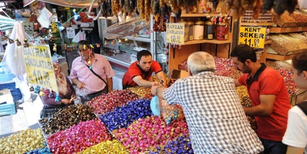 TARİHİ ÇARŞILARDA BAYRAM ALIŞ VERİŞİ - Yeni Akit