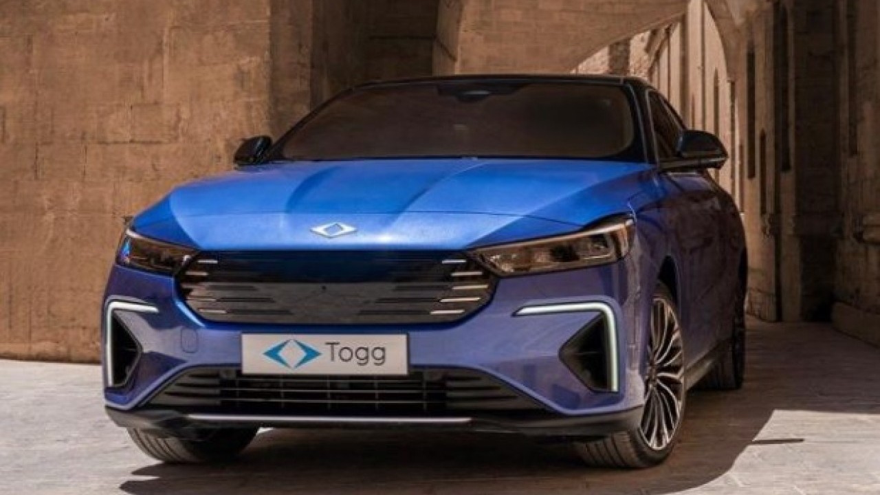 Teslim stokları aynı gün tükendi! Yerli ve milli otomobile büyük ilgi ...