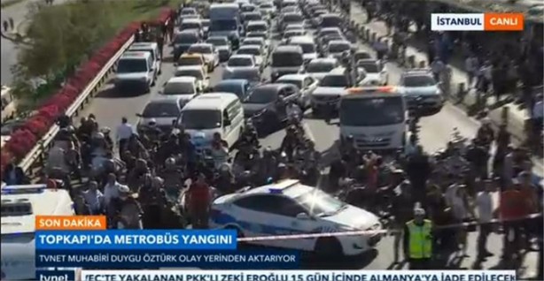 Topkapı Metrobüsünde yangın! - Yeni Akit