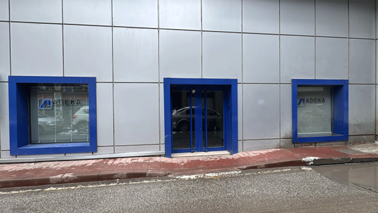 Türk ilaç üreticisi Adeka İlaç'ın kapısına mühür vuruldu - Yeni Akit