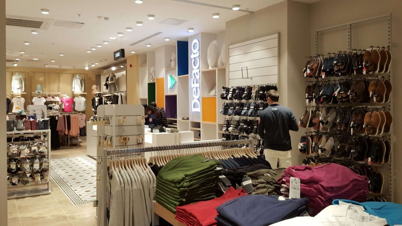 Türkiye genelinde 300'den fazla mağazası olan giyim devinden şok karar ...