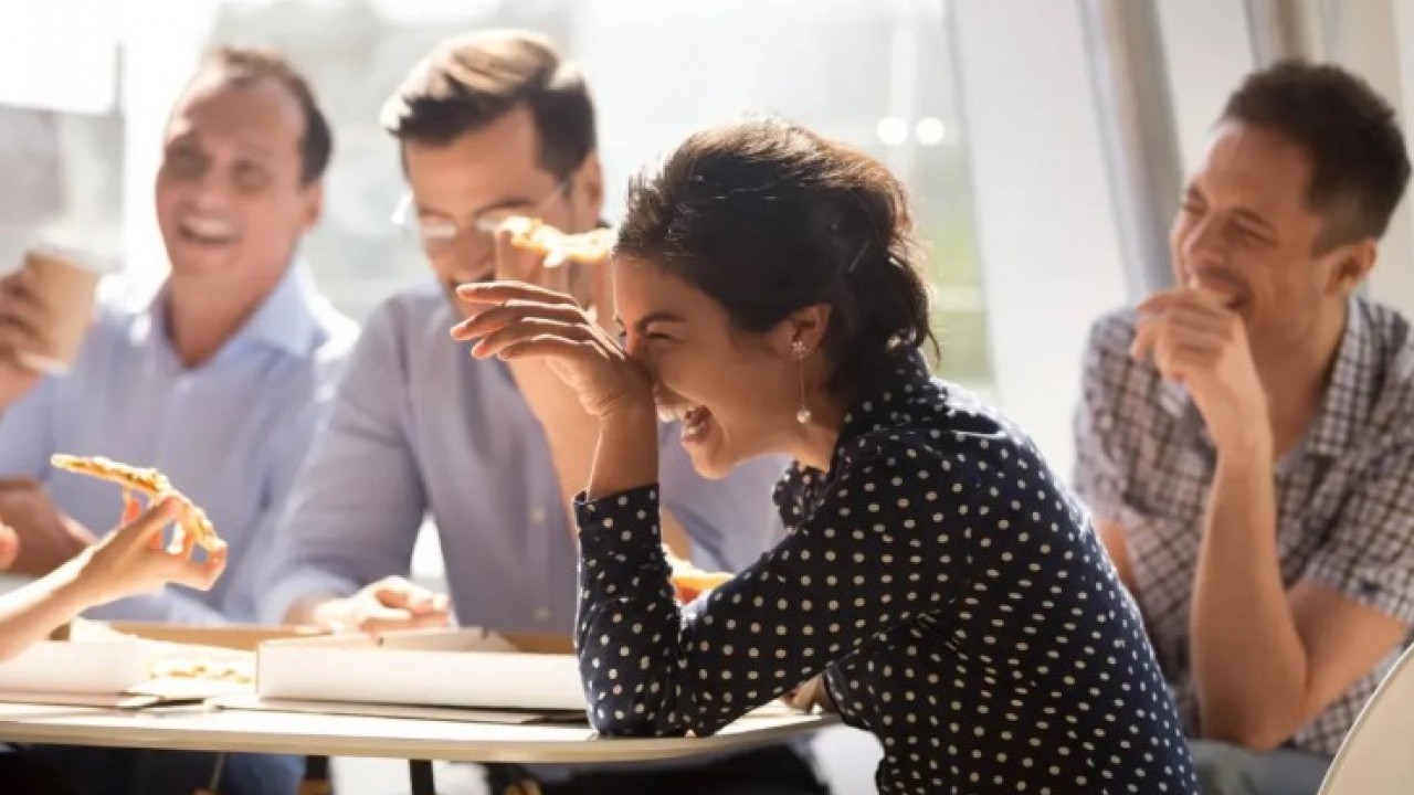 Türkiye'nin en mutlu iş yerleri belli oldu! Zirvede market zinciri var! - Yeni Akit