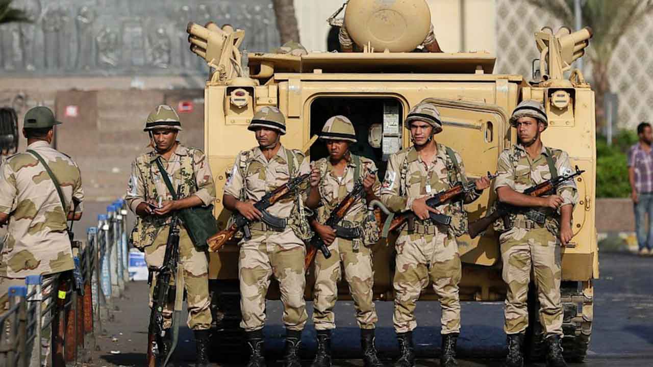 Türkiye'nin petrol aramaya gittiği ülkeye Mısır asker gönderiyor ...