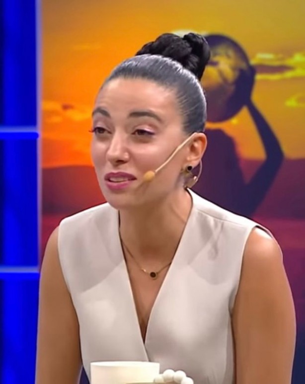 Nursema röportajda bile film çevirdi! - Yeni Akit