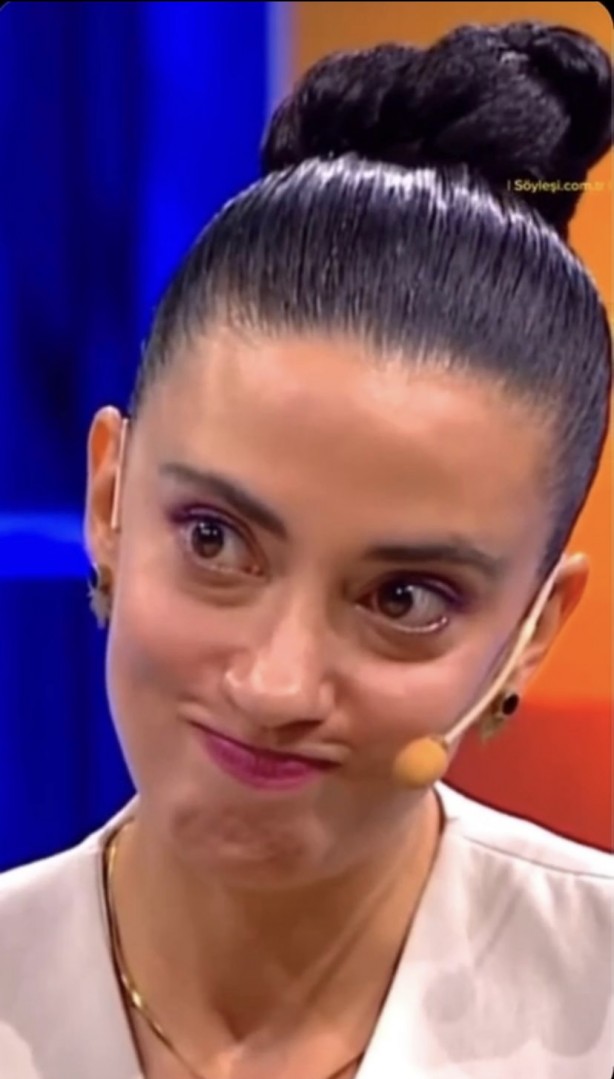 Nursema röportajda bile film çevirdi! - Yeni Akit