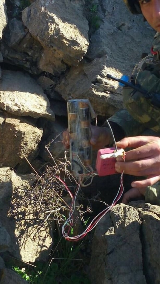 Yola patlayıcı döşeyen PKK'lılar gebertildi! - Yeni Akit