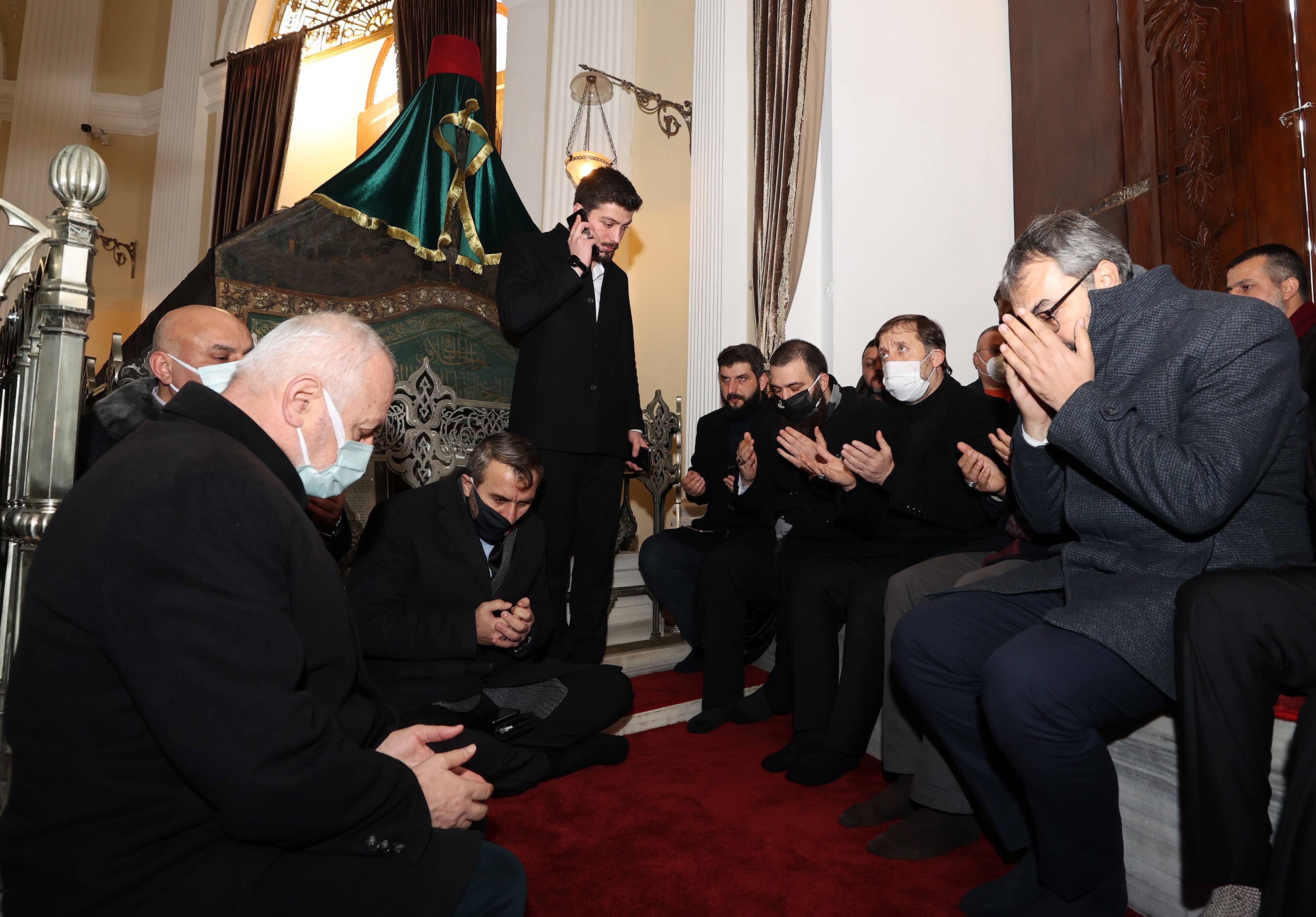 Kayıhan Osmanoğlu'ndan 2. Abdulhamid Han'ı karalayanlara tepki: Kuyruk ...