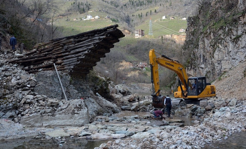 Asırlık ahşap köprü restore ediliyor - Yeni Akit