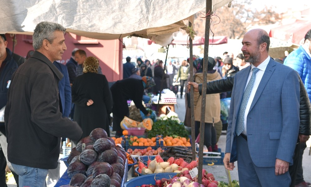 Başkan Pekyatırmacı bez torba dağıttı - Yeni Akit