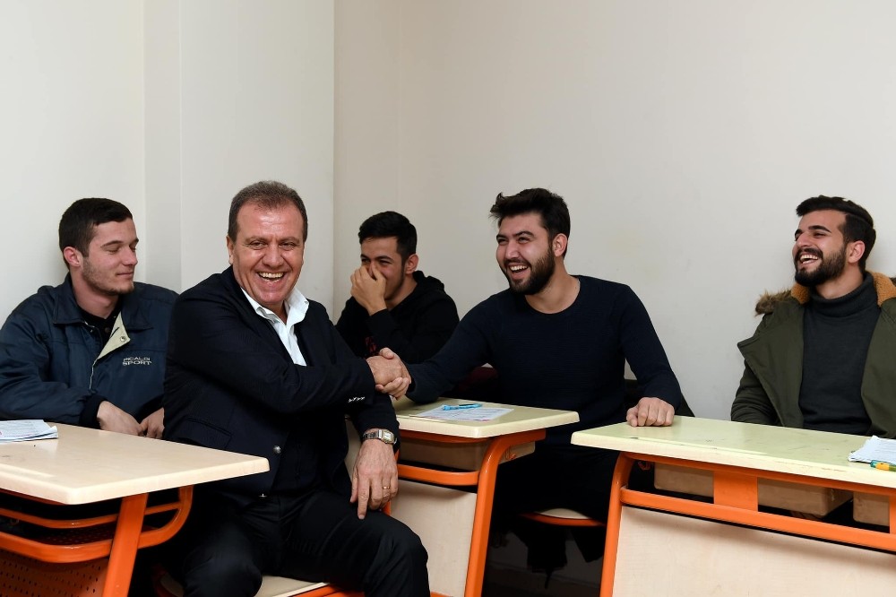 Başkan Seçer, Tarsus’ta Kurs Merkezi öğrencileriyle bir araya geldi ...