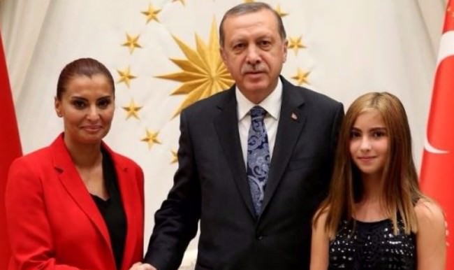 Cumhurbaşkanı Erdoğan, Hande Fırat'ı Külliye'de kabul etti - Yeni Akit