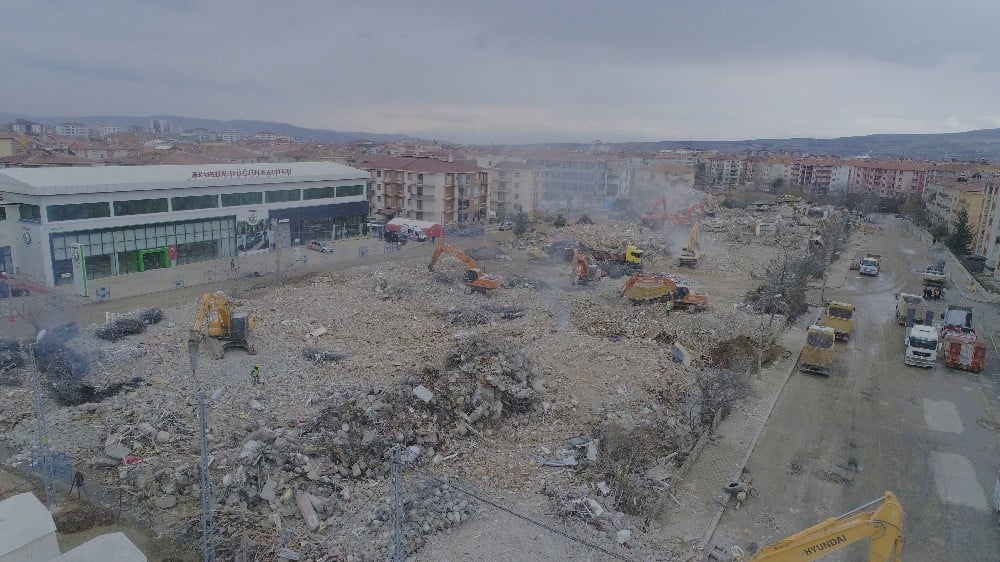 Elazığ’da 4 bin 600 bina için yıkım kararı verilmişti, çalışmalar ...