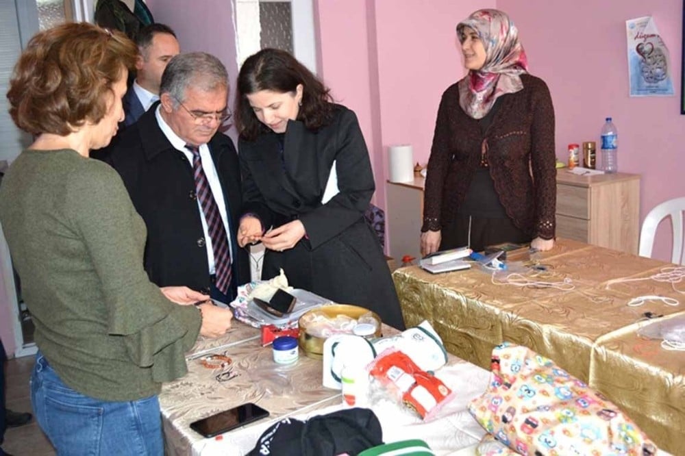 Erdek Kaymakamı Çalık’tan, Halk Eğitim Merkezine ziyaret - Yeni Akit