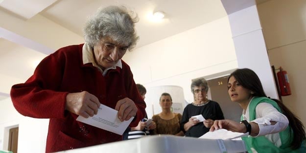 Gürcistan'da seçimlerin ikinci turu 28 Kasım'da - Yeni Akit